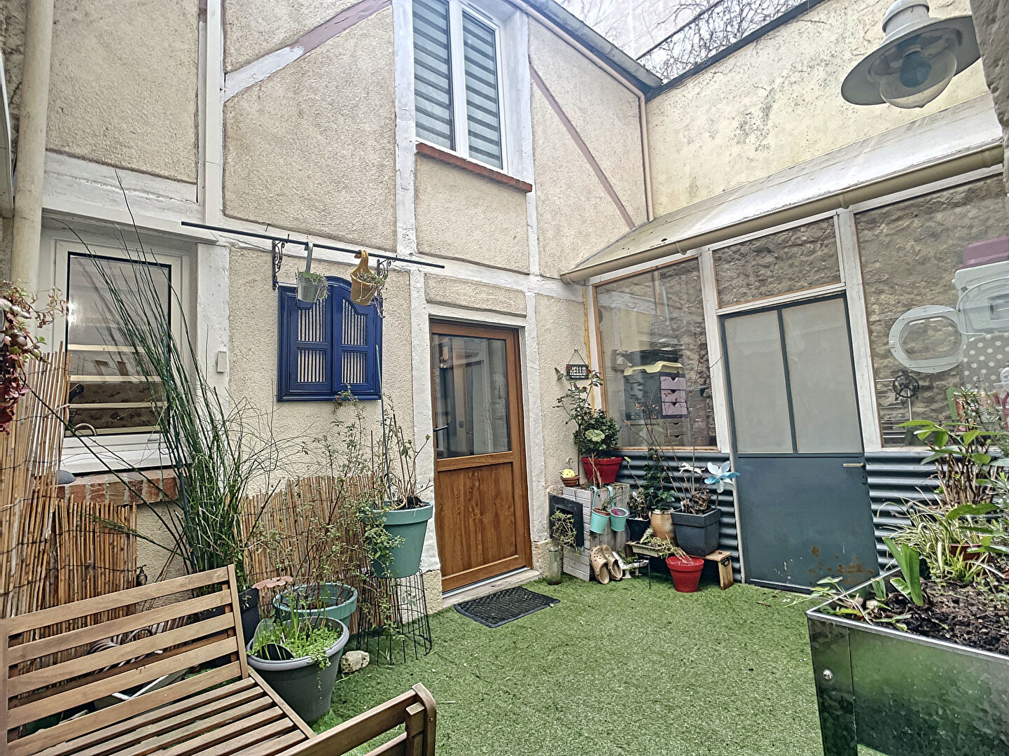 PETITE MAISON FOND DE COUR ! EXCEPTIONNELLE ! T2 AVEC COUR INTERIEURE ...