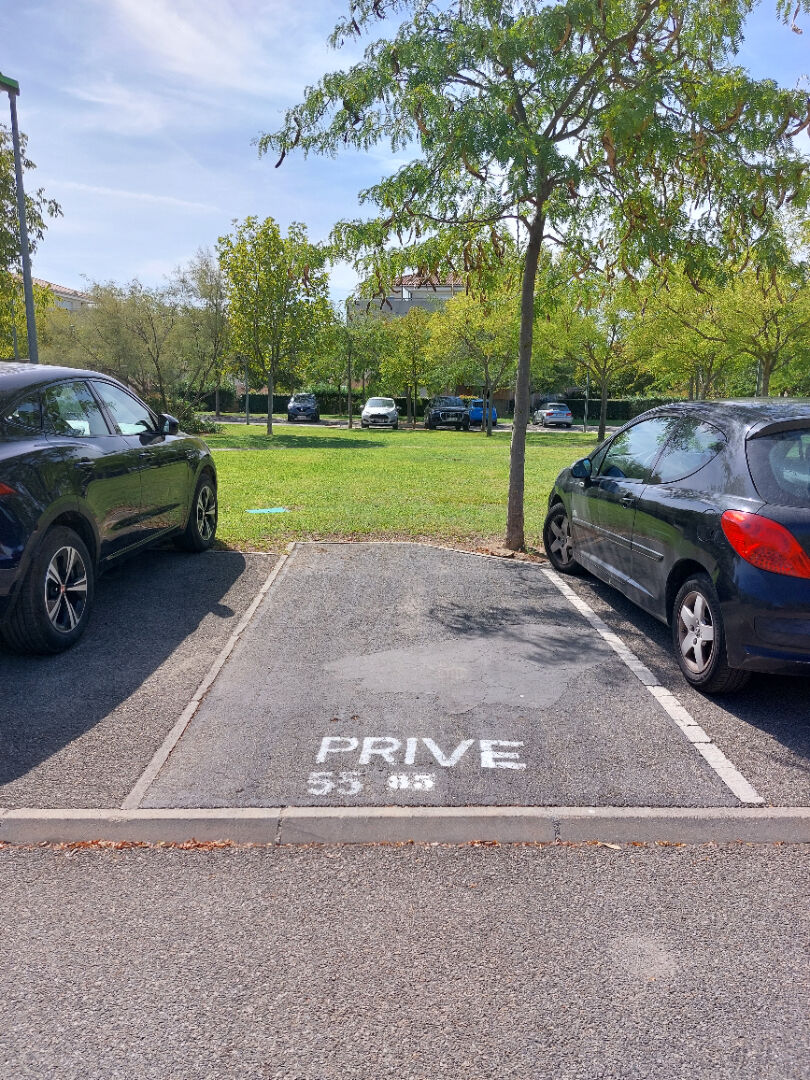 Parking / box Istres