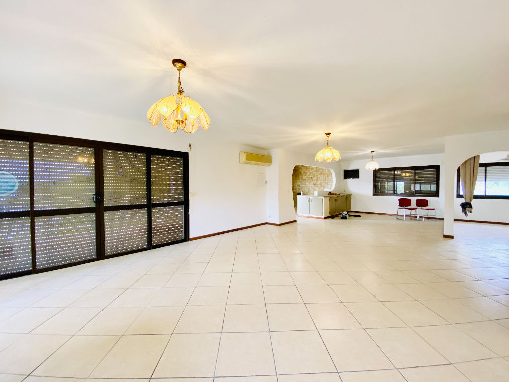 Maison Paita 8 pieces 700 m2