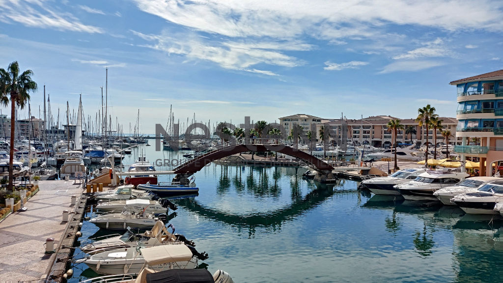 PORT FREJUS T2 VUE PORT ET MER + PARKING + CAVE